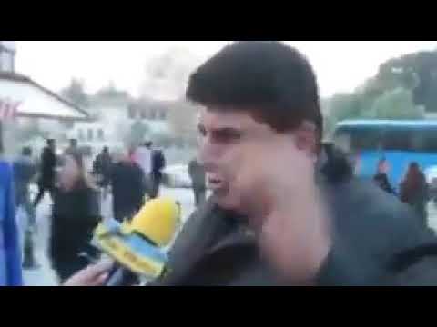 Akilli ol trump 😀😀😀😀 sari mikrofon antakyali dayi