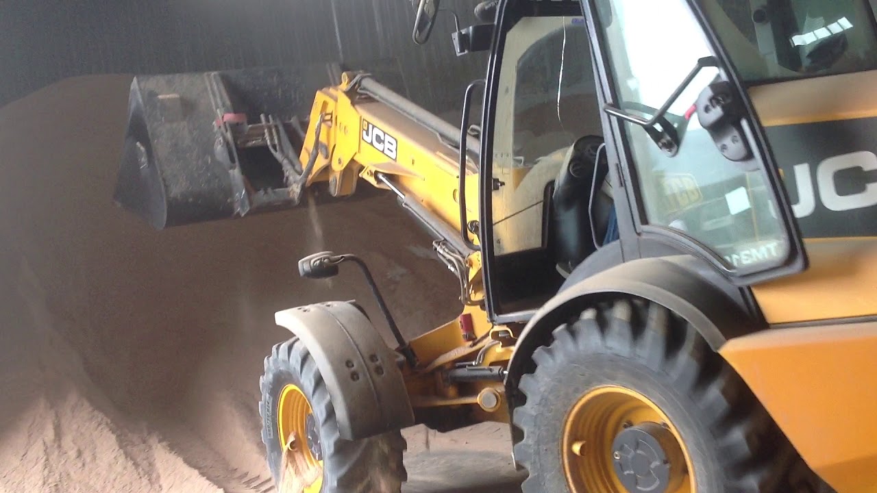 JCB TM 310 -Yem Yükleme - Teleskobik Forklift- Tarım - YouTube