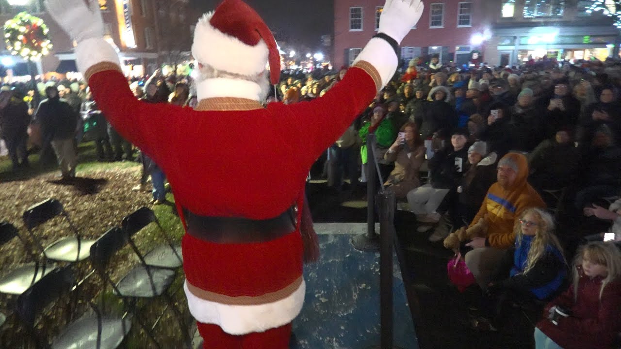 A Gettysburg Christmas Festival 2025: Santa Tree Lighting - YouTube