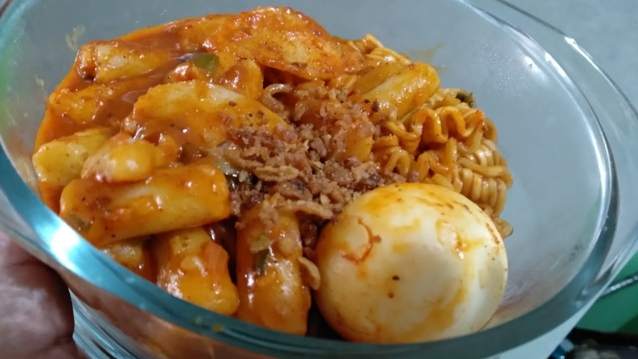 Rappoki ramyeon tteokpoki di cuaca dingin maknyosss😋 - YouTube