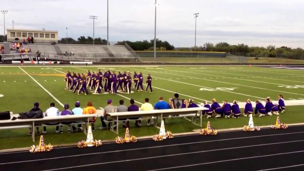 Early Middle School Drill Team, 8th grade half time 9/19/2013 - YouTube