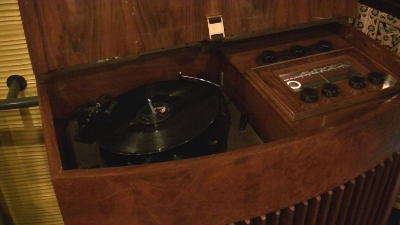 Beau Decca Radiogram - YouTube