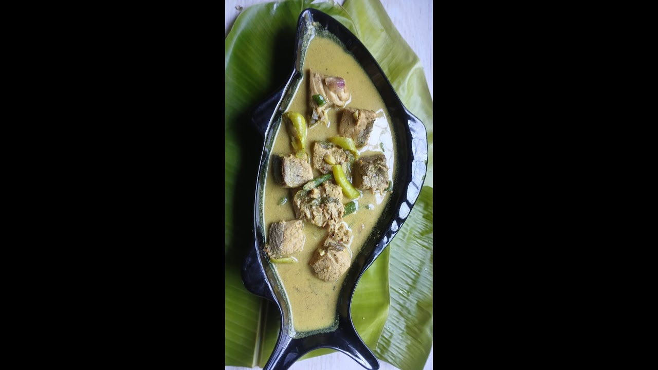 YELLOW PIN TUNA FISH CURRY - කෙලවල්ලා මාළු කිරට - YouTube