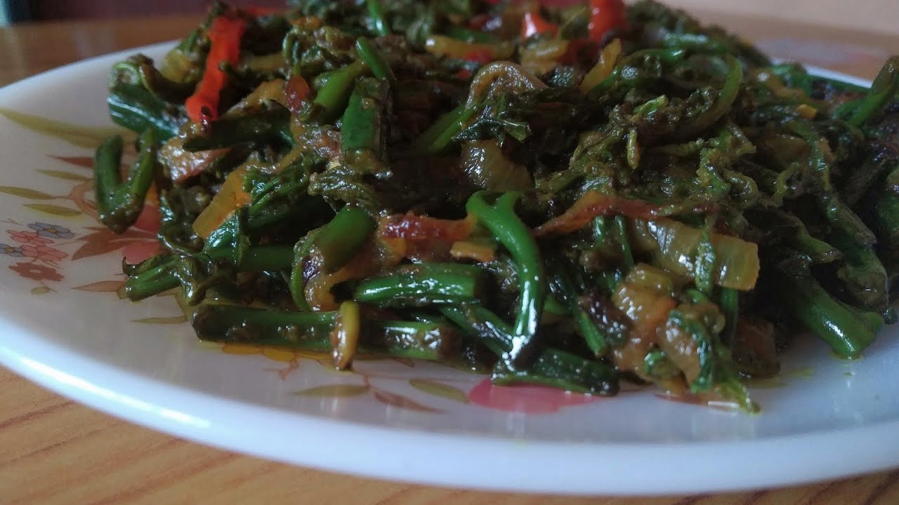 Dhekia saag recipe // fiddle-head recipe // easy stir-fry veggie recipe ...