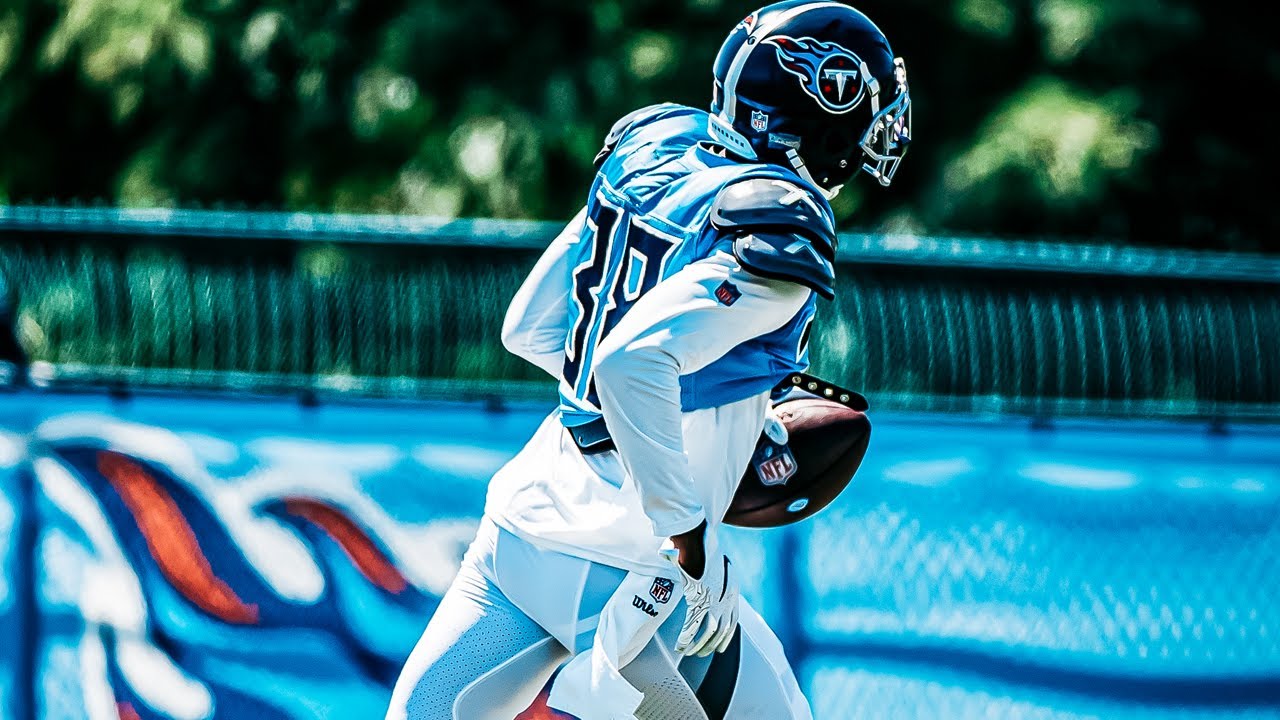 Watch One of Kenneth Durden's Two Picks at Titans Camp - YouTube