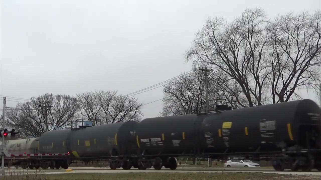CP-254 thru Pewaukee, WI on 12-29-24 2x0x1 w/KCSdM-4553 - KCS-4556 - CP-8737 - YouTube