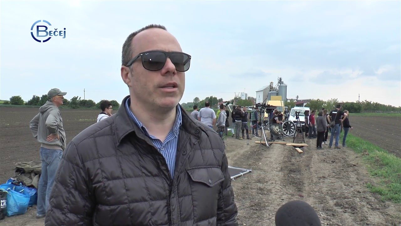 TV BEČEJ: Reklama za “Rolton”: Srpski krompir na ruski način - YouTube