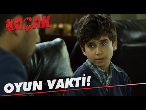 Ertan oğlu ile vakit geçiriyor! - Kaçak