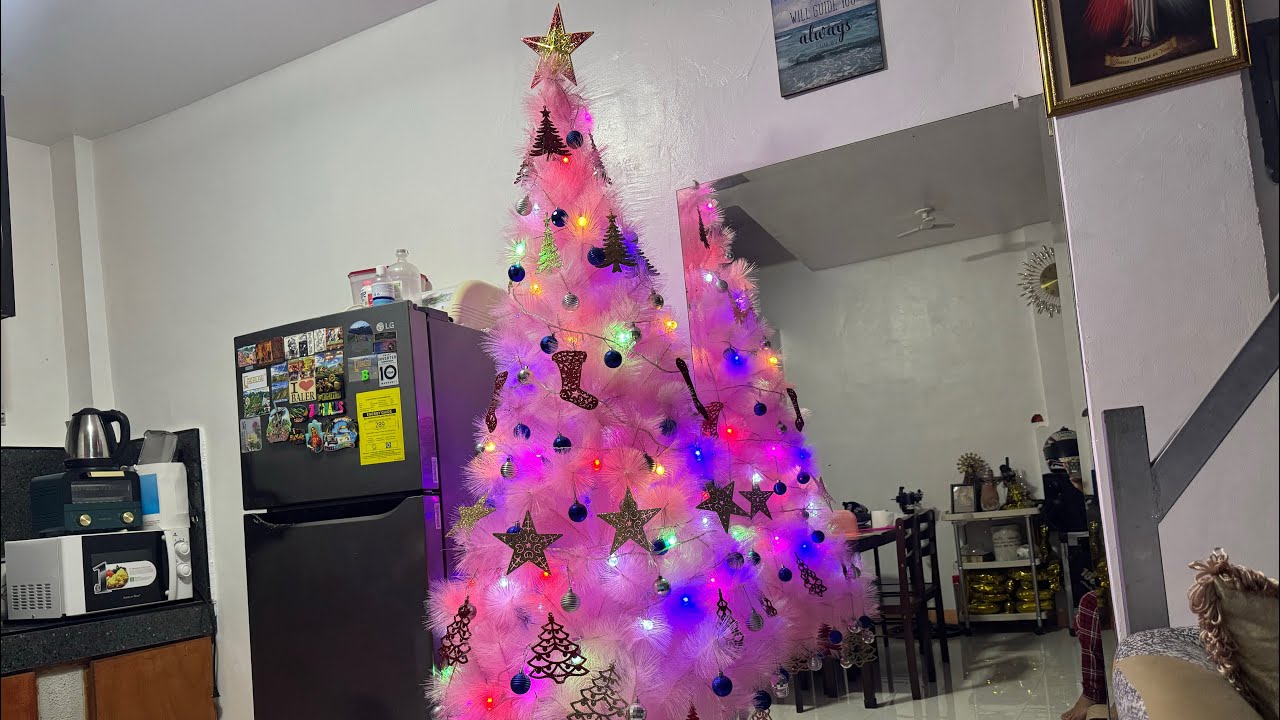 UNBOXING XMASS TREE - YouTube