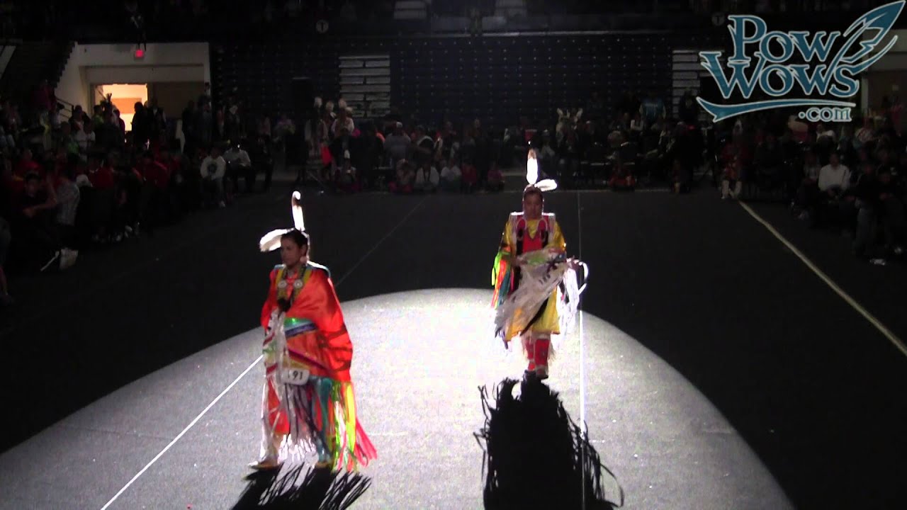 Spotlight - Fancy Shawl - 2016 Sioux Empire Wacipi - PowWows.com - YouTube