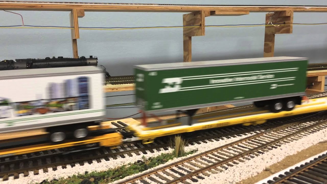 O-scale 2-rail Intermodal - YouTube