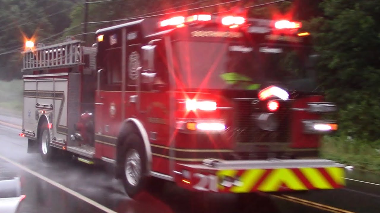 Southington Fire Department Engine 21 and Squad 5 Responding - YouTube
