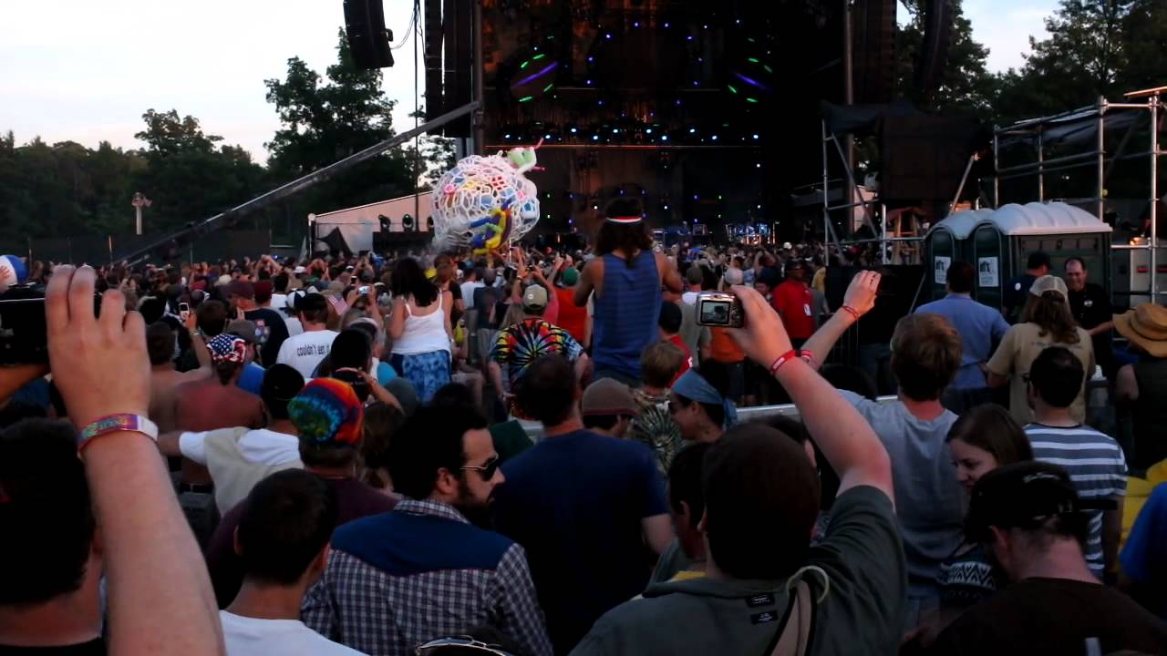 Phish Super Ball IX - Destiny Unbound Giant Phish Balloon - YouTube