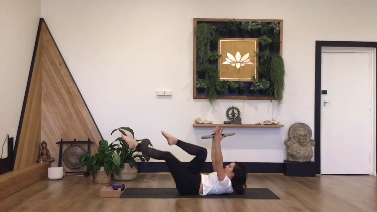 5 minute abs | ab workout | core workout | pilates ring workout - YouTube