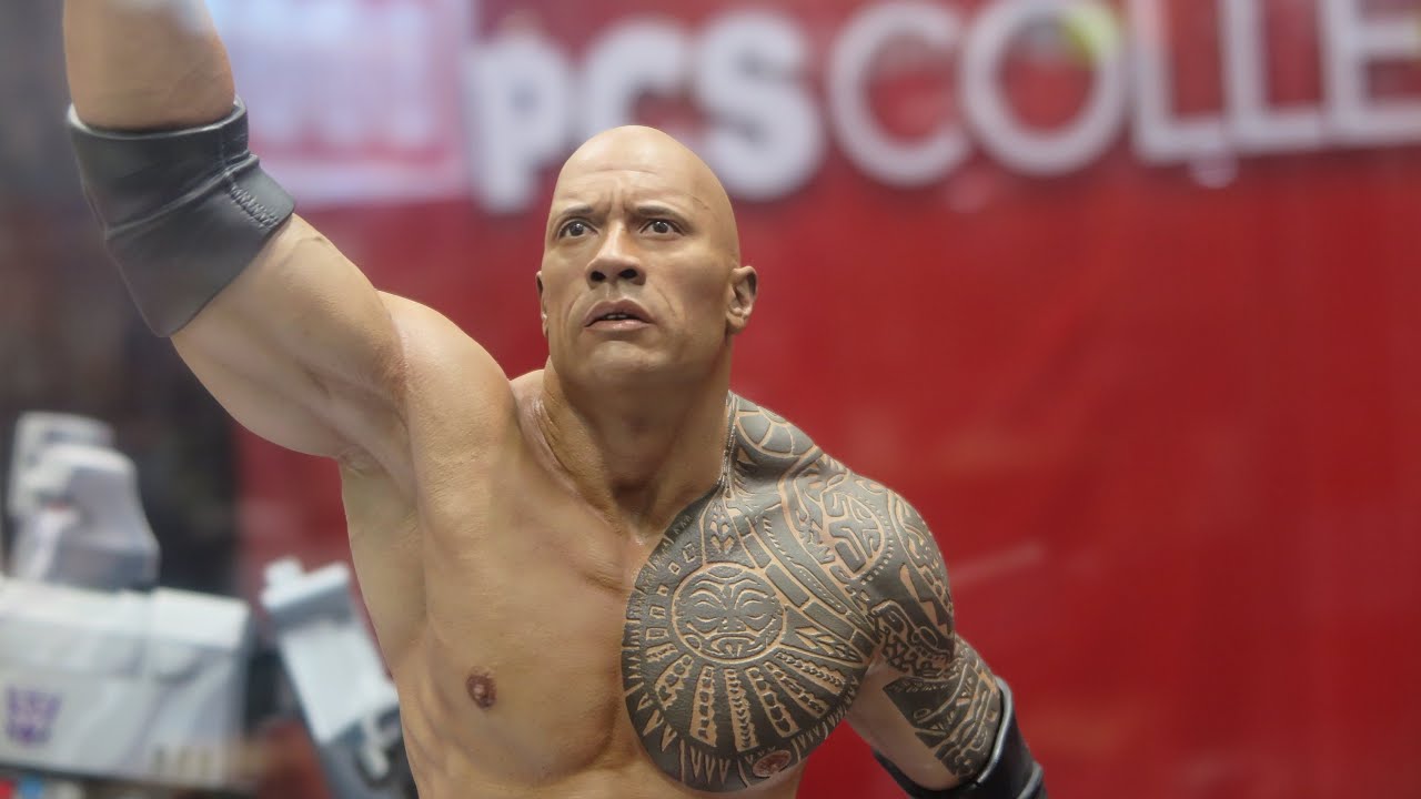 PCS Collectibles The Rock statue | NYCC 2019! - YouTube
