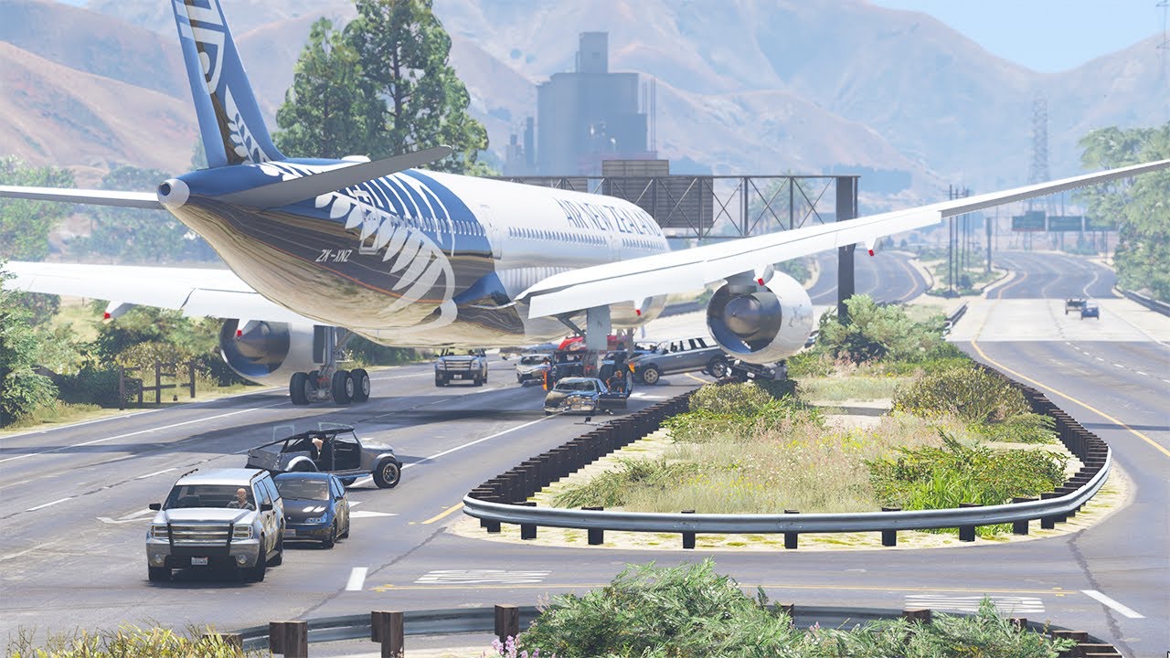 Worst Emergency Landing On Highway By Airbus A350 - YouTube
