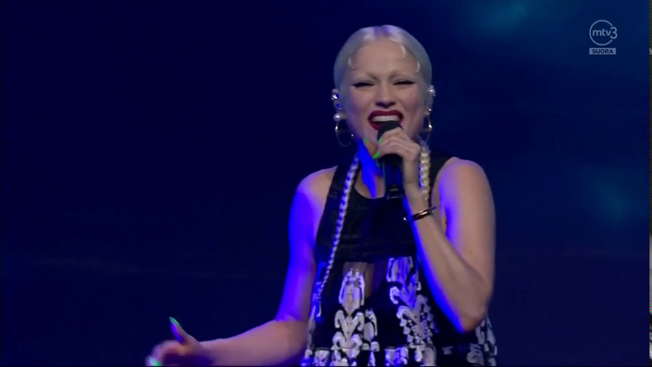 Chisu - momentum live @ Jussi gaala 2019 - YouTube