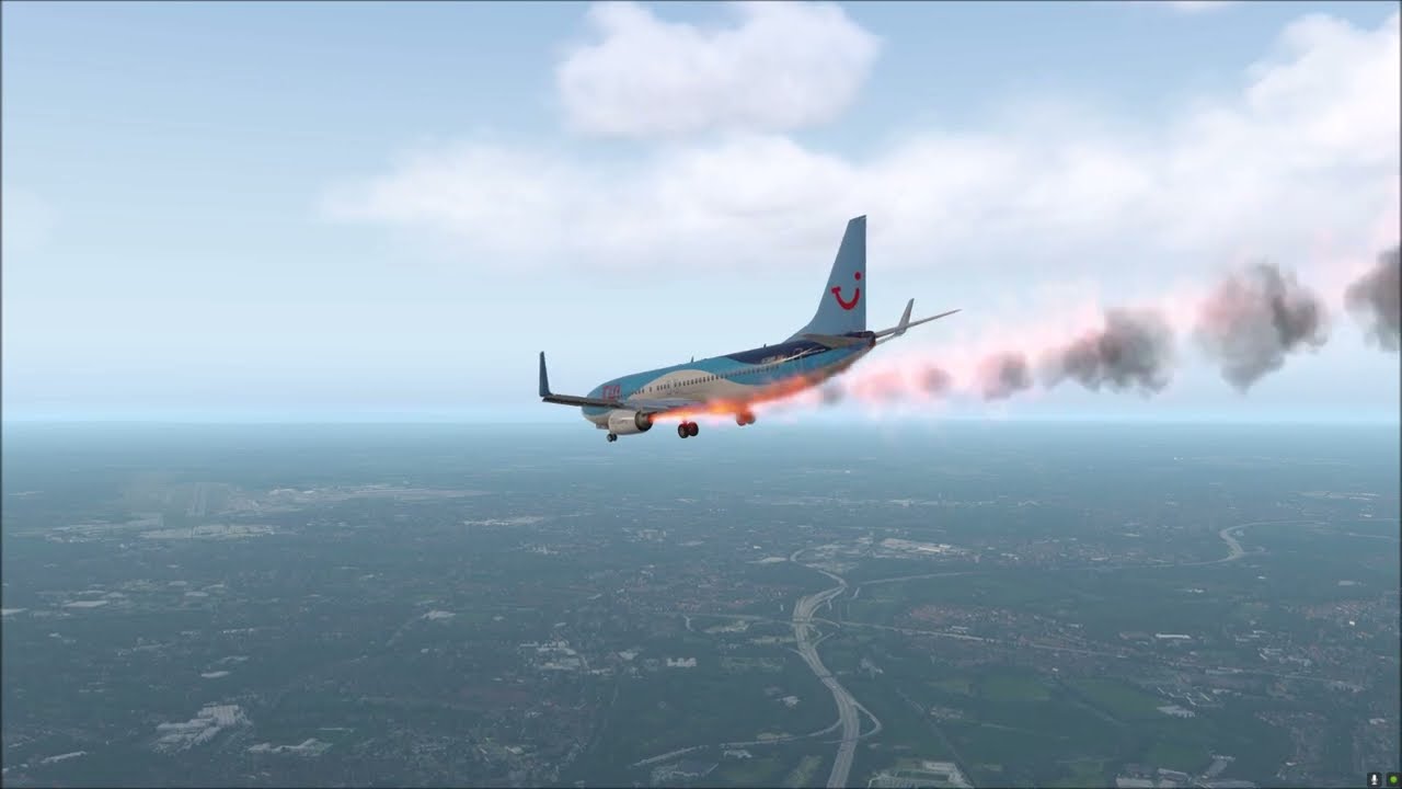 TUI UK Boeing 737 [Engine Fire] Emergency Landing at Manchester UK ...