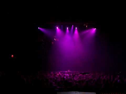 Willy Wonka- Violet Explodes Confetti - YouTube