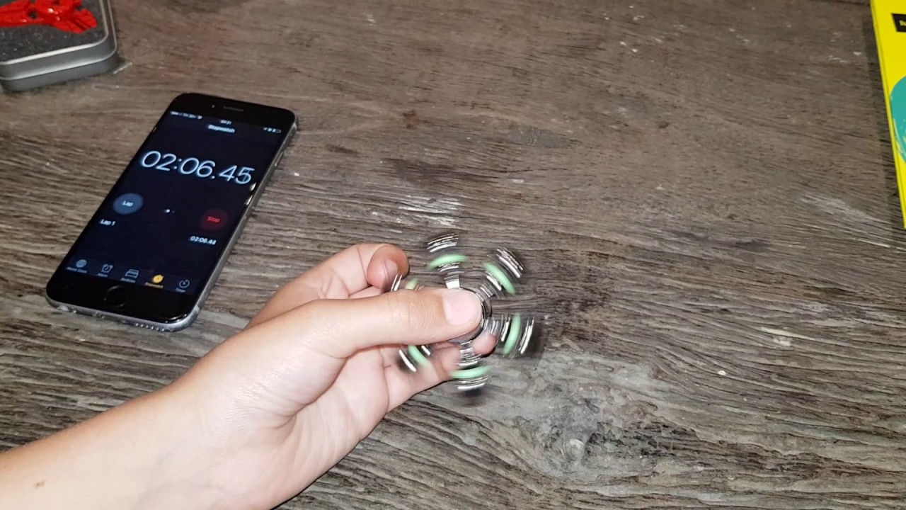 The longest spinning fidget spinner!? - YouTube