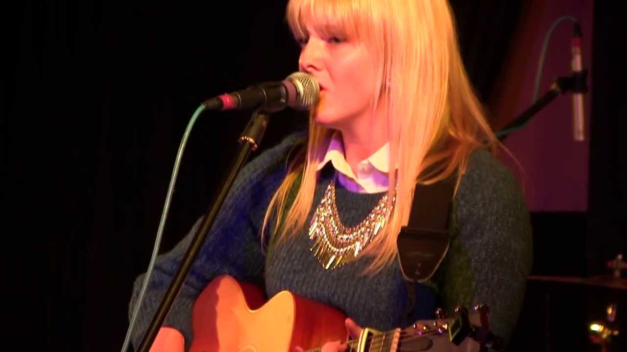 Jess Harwood - My Life (Live @ Reidys Talent Contest 2014) - YouTube