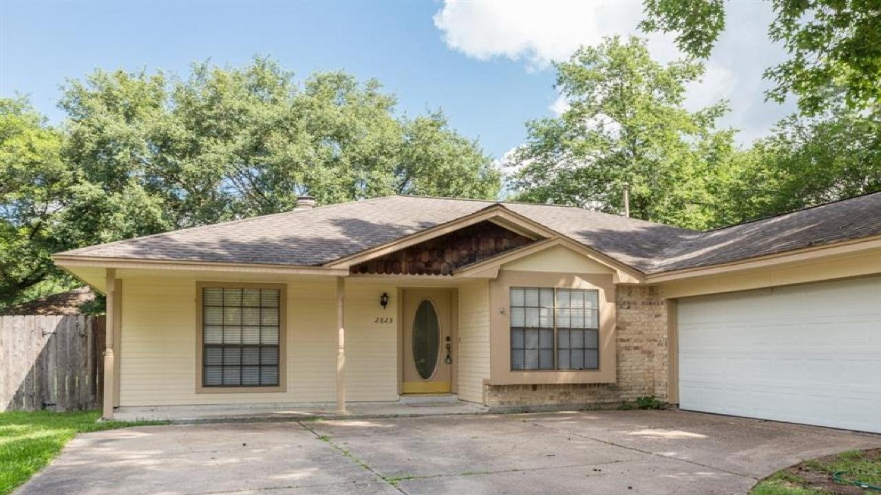 2823 Parkwood Manor Drive, Houston, TX Presented by Debra Osborn Camino ...