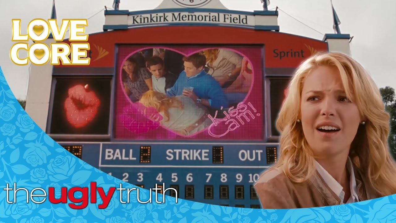 Caught on kiss-cam | The Ugly Truth (2009) | LoveCore - YouTube