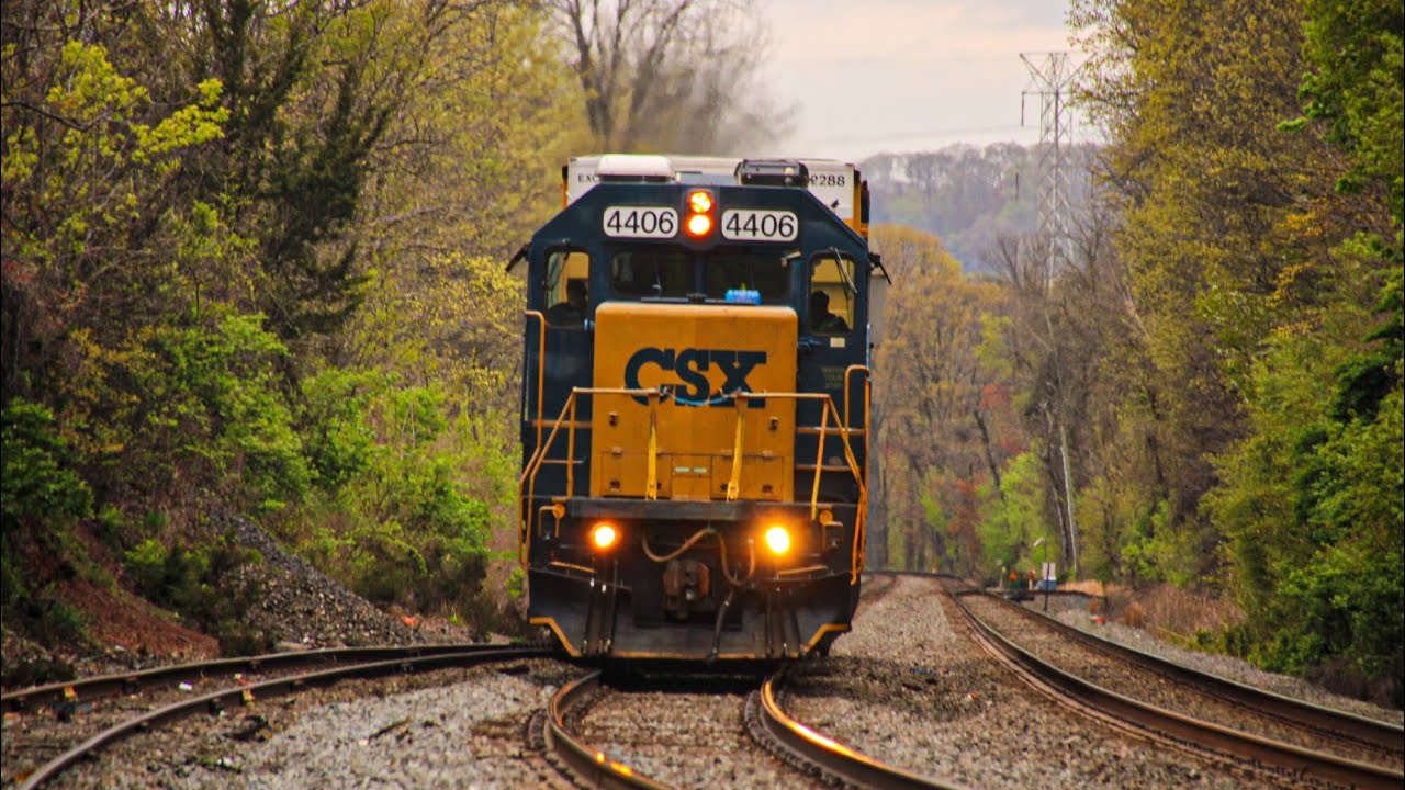 (SISTER UNITS)CSX 4406 GP40-2 Leads CR MA01 with CSX 4405 GP40-2 Trailing on the rear at ...