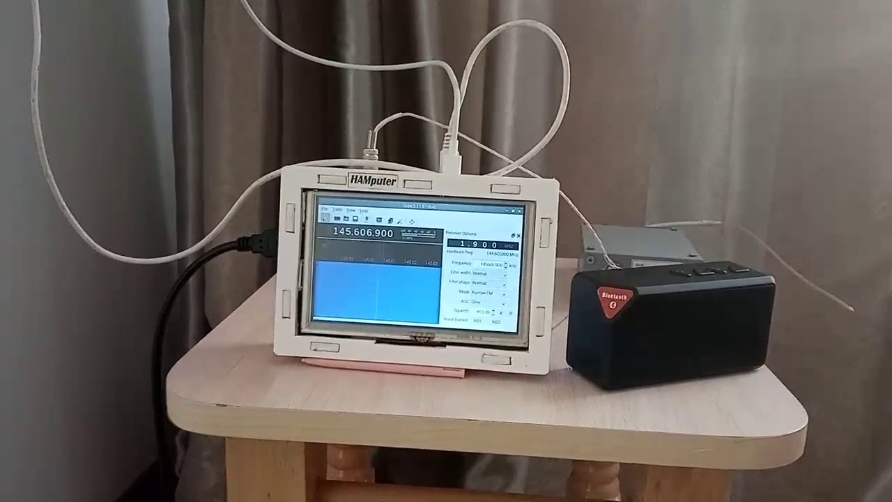 Gqrx RP 3 on 2 meters HAM band test - YouTube