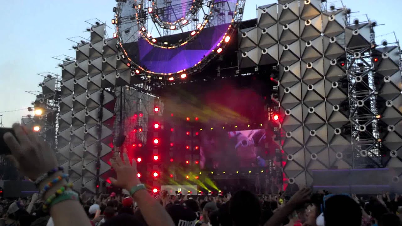 Hardwell - opening @ Ultra Music Festival 2013 (Miami) - YouTube