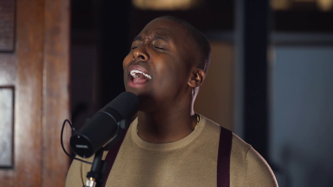 Singing Surgeon - Elvis - YouTube