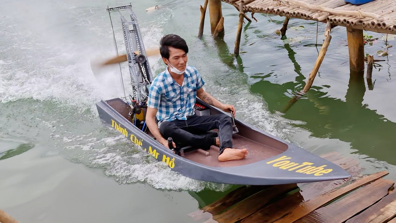tự chế thuyền bay chạy trên bờ Farmer's homemade wooden propeller ...
