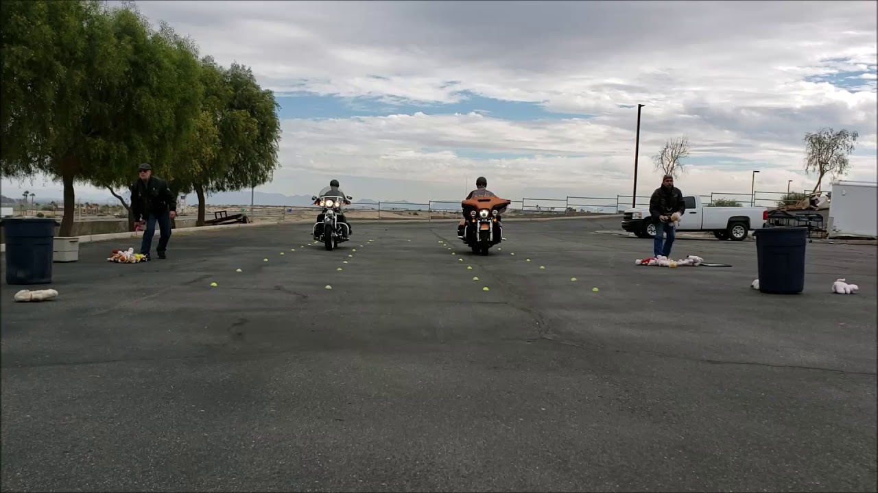 Yuma HOG Motorcycle Rodeo Games - Pigs In A Pen - YouTube