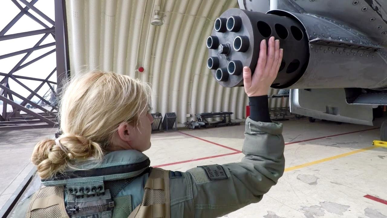 Awesome A-10 Thunderbolt Female Fighter Pilot In Action, U.S. Air Force ...