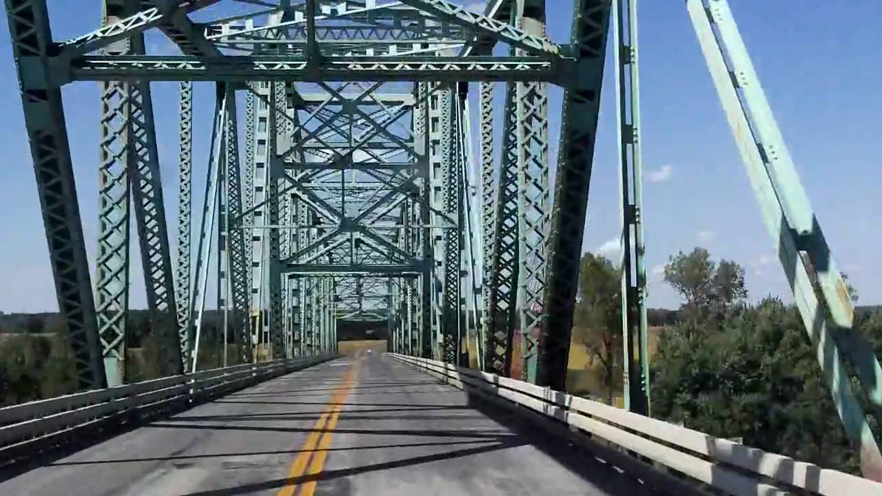 Driving across bridge at Miami, Missouri - YouTube