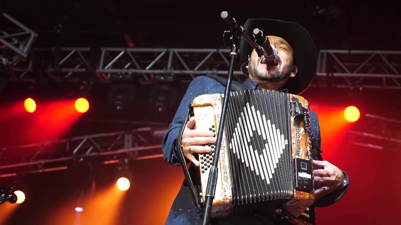 Michael Salgado " Mireya De Michoacán" Vídeo Oficial - YouTube