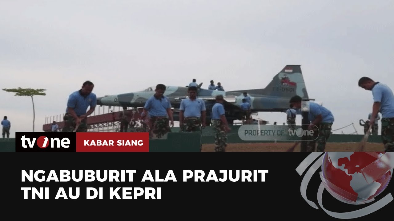 Prajurit TNI AU Gotong-Royong Bersihkan Monumen Tri Matra | Kabar Siang ...