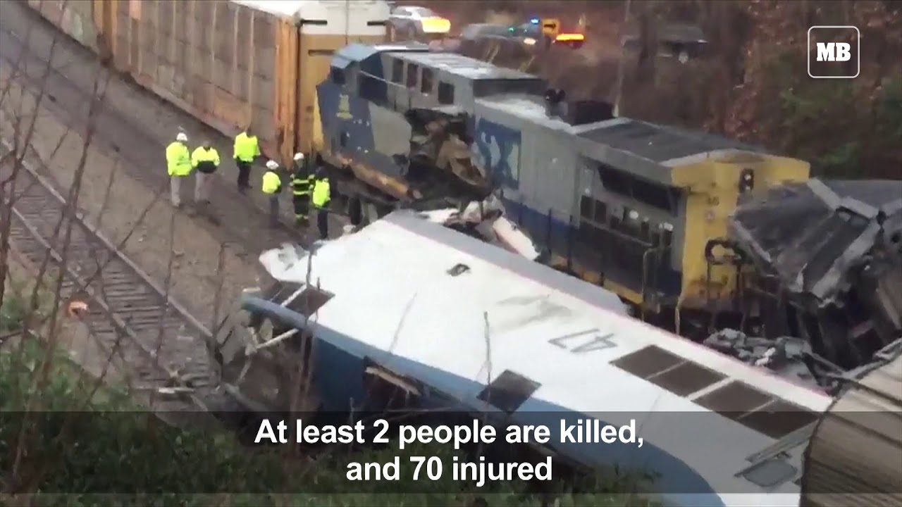 Amateur footage shows the scene of the US train collision - YouTube