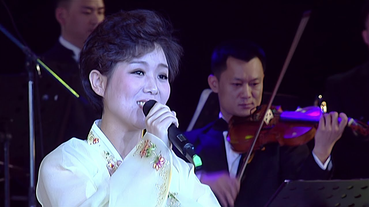 Chongbong Band - Our Beloved Leader Medley (기악과 노래련곡 "인민이 사랑하는 우리의 령도자 ...