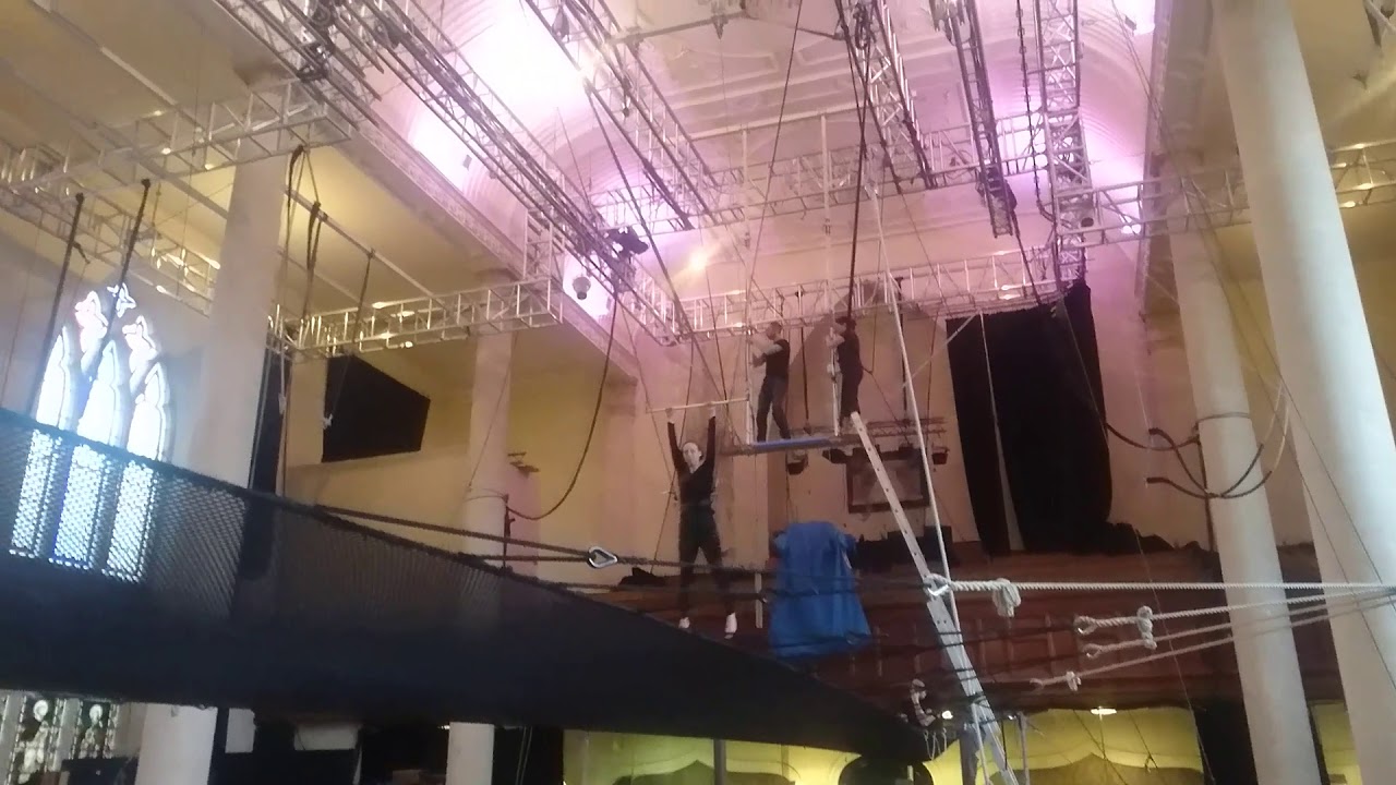 Sarah Mortimer Doing Flying Trapeze - YouTube