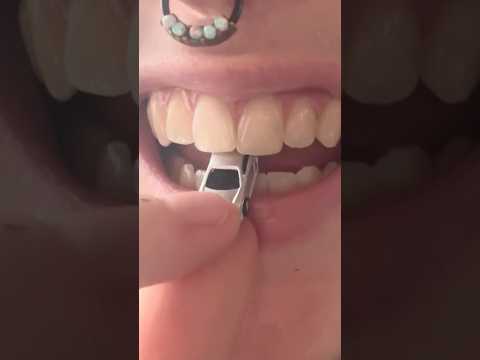🚗😋 #asmr #mouthsounds #tinycar #toycar #giantess #chewingsounds