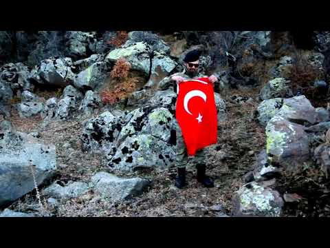 Bizde bayrak sevdası bitmez