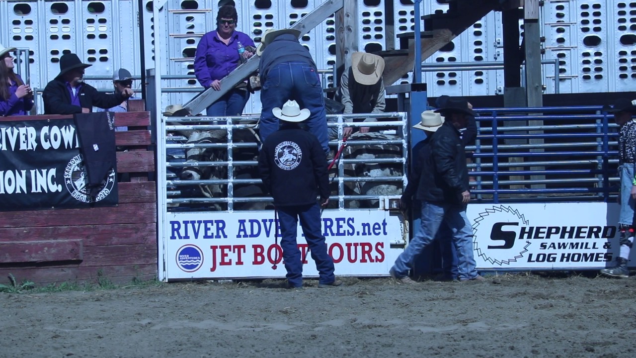 Riggins Rodeo on Read Directions 2017 - YouTube