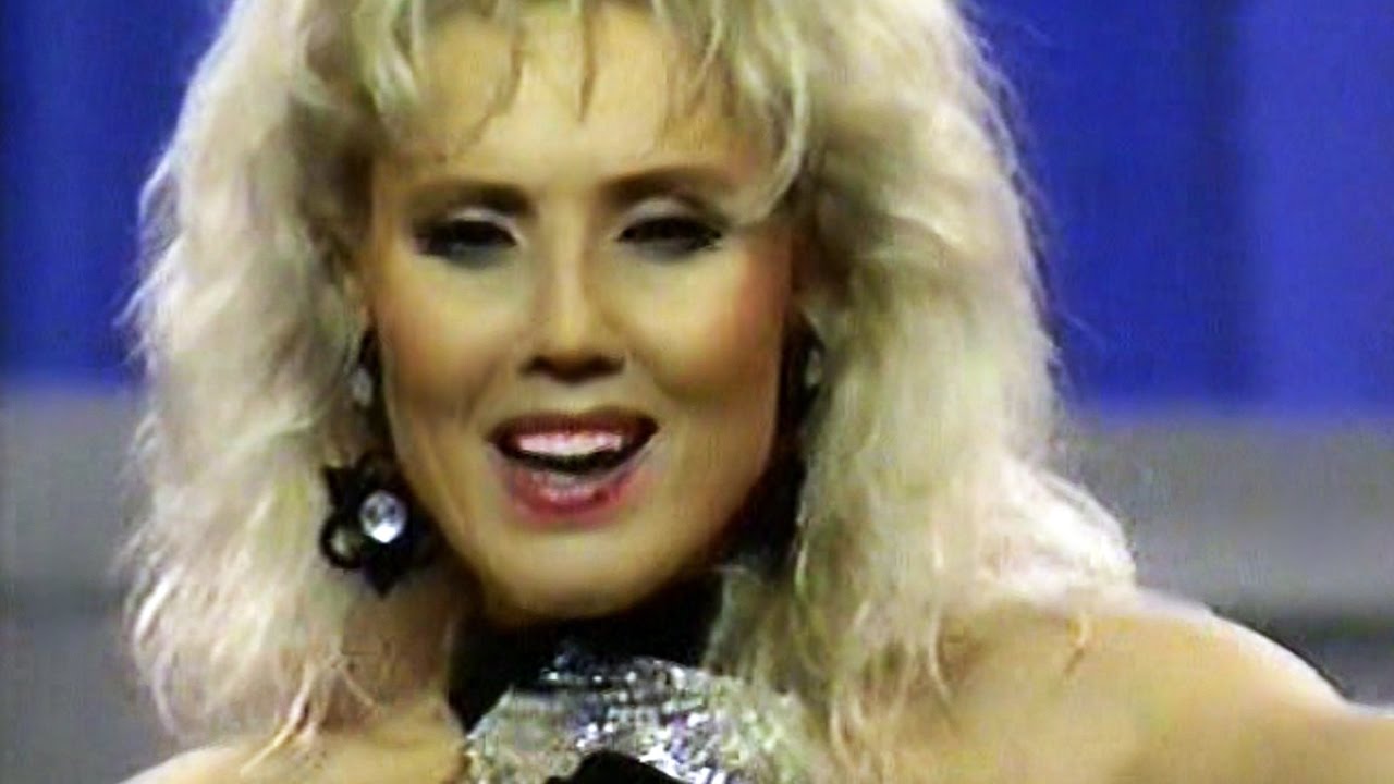 Lepa Brena - Kazna Božija - Pomisli u ponoć - (RTS NS Plus 1995) - YouTube