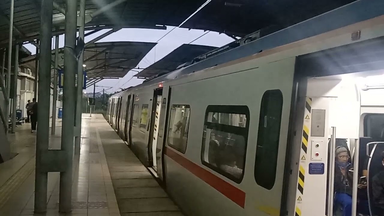 23/9/2022 KTM KOMUTER Stesen UKM Laluan Pulau Sebang-Batu Caves - YouTube