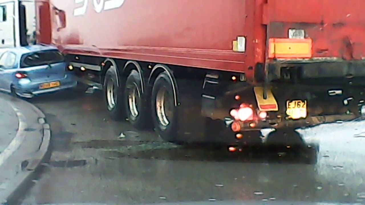 Dashcam UK Car VS Lorry Accident - YouTube