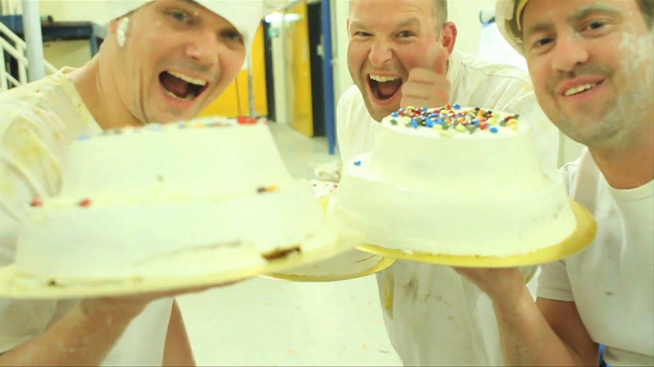 Pie Attack at The Q-Dance Feestfabriek 2010 - YouTube