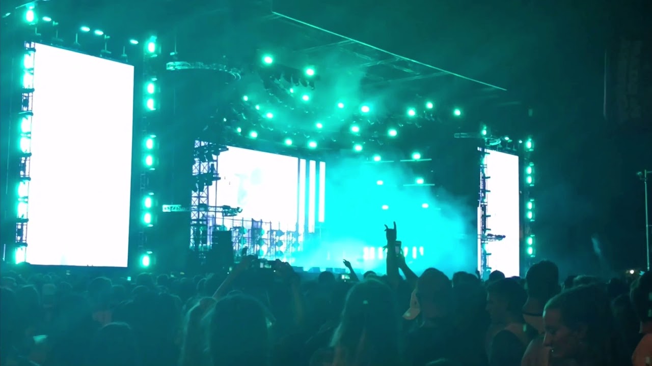 Post Malone: Over Now (On Stage) LIVE PERFORMANCE // Made in America ...