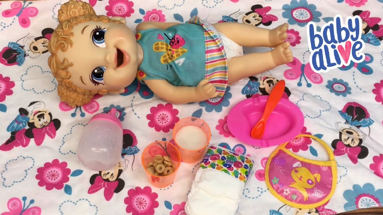 Feeding Cheerios to my Baby Alive Breakfast Time Doll - YouTube