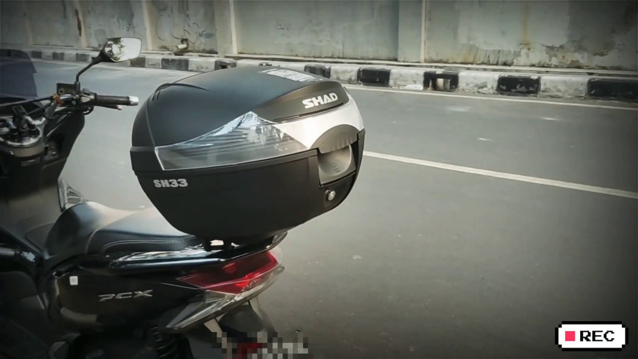 Box Shad SH 33 on PCX 2018 - YouTube